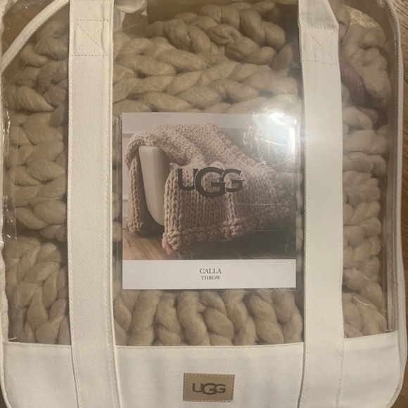UGG | Bedding | Ugg Throw 5 X 70 Calla Chunky Knit Blanket | Poshmark